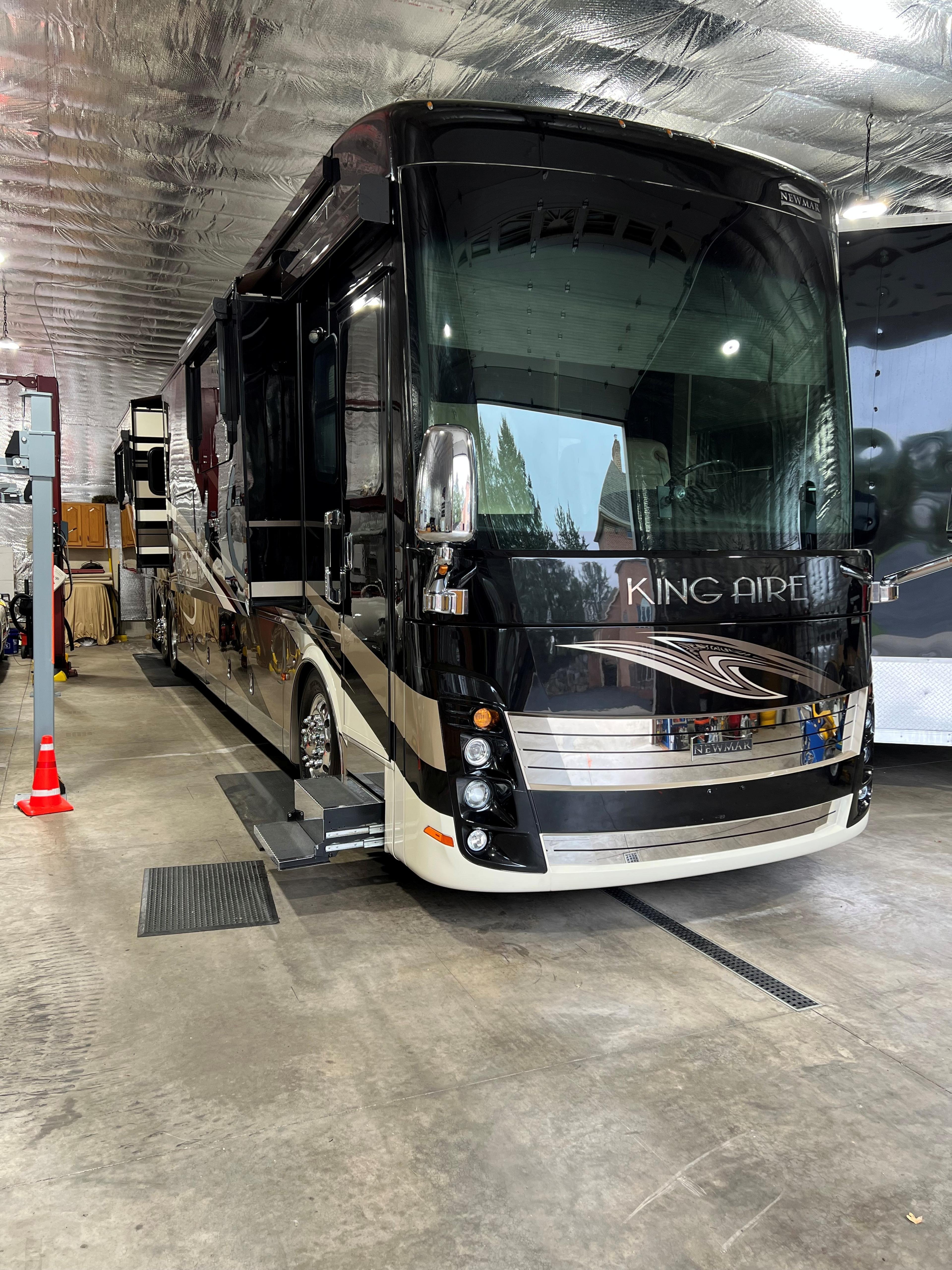 All New & Used RVs | RVs.com