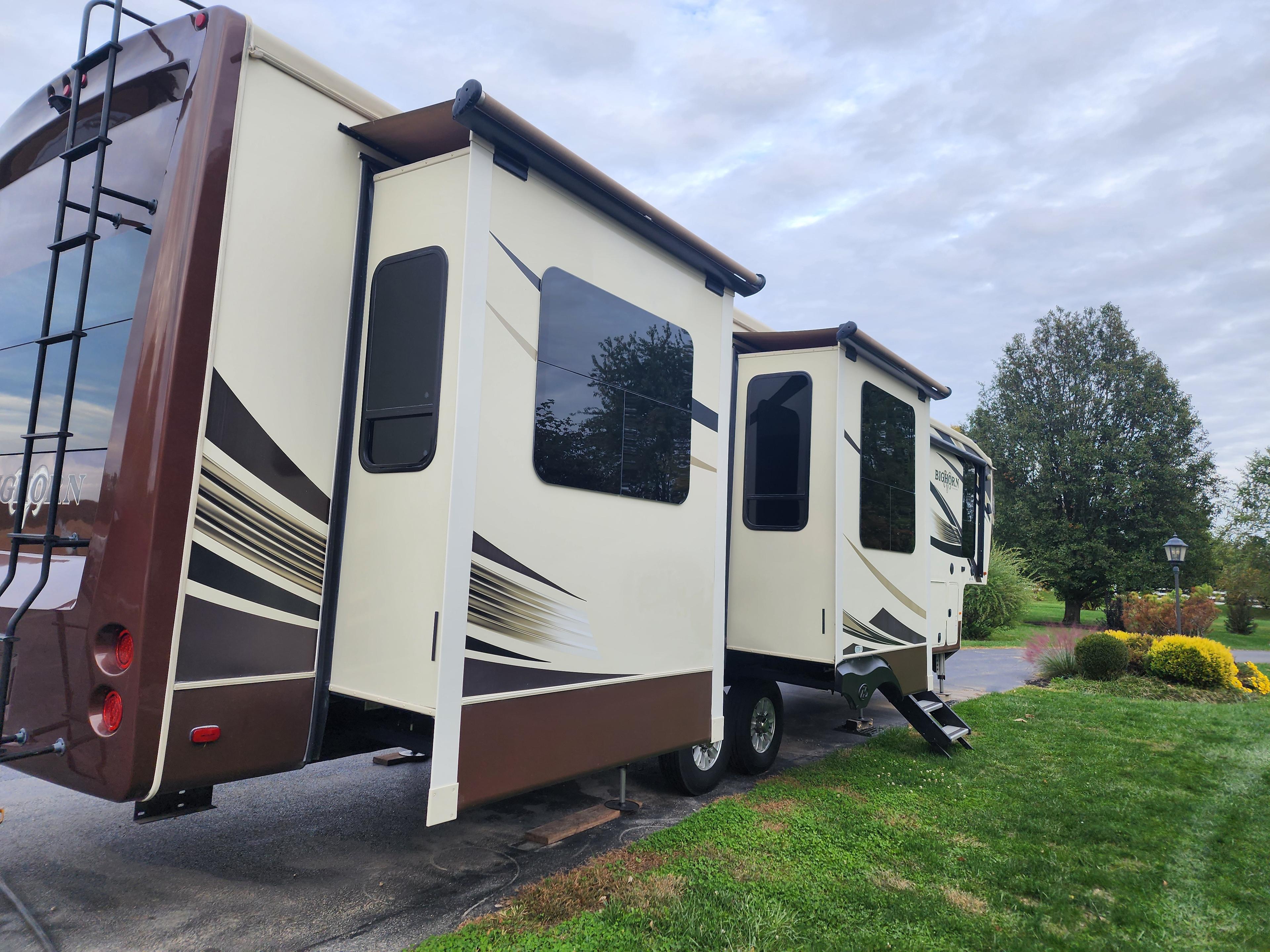 Used Fifth Wheel RVs for Sale | RVs.com